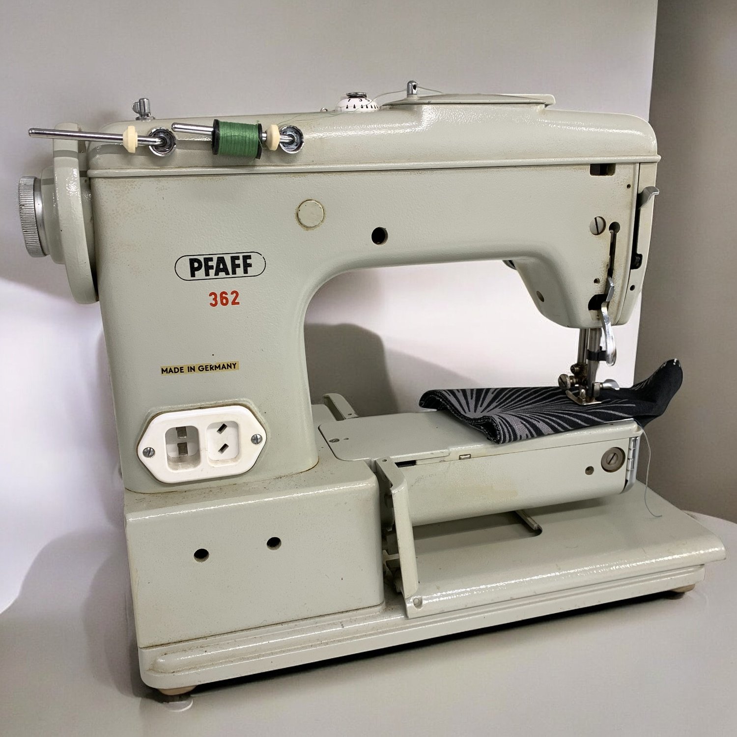 Pfaff Automatic 362-261 Symaskin 60-tal – FOOTLY